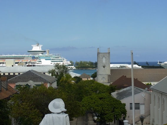 バハマクルーズ 下船編: Caolitaの小径